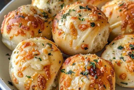 Easy Garlic Cheese Bombs Recipe – Masters of Kitchen – Recipes